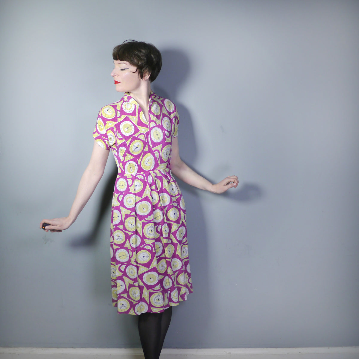 40s DARK PINK NOVELTY CLOCK PRINT DRESS - XXS-XS – Sartorial Matters